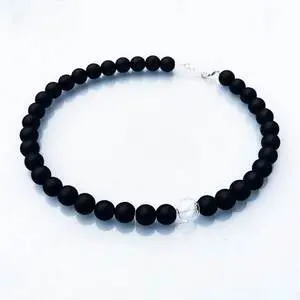 LAURA DAILI Neutrals / Silver / Black Timeless Pearl Glass Necklace - Silver/black