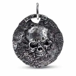 GERMAN KABIRSKI Aziel Pendant With Timeworn Skull Relief - Silver