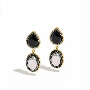 ORNARE THE LABEL Olivia Earrings – Onyx & Pearl - Gold