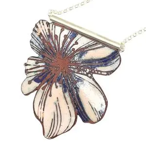 AMY DELSON JEWELRY Silver / White Flora Enamel Flower Power Necklace - Silver/white