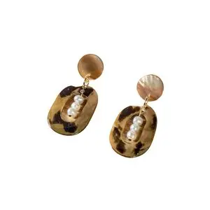 Likhâ Tiger Oval Earrings With Inner Pearls - Brown
