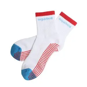AUGUSTNOA The Best Grip Socks - Red