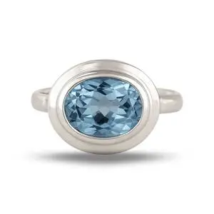 DAINTY LONDON Oval-cut Sky Topaz Gemstone Ring Avery - Blue