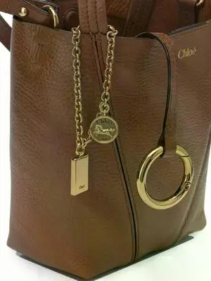 Chloé Spin Logo-print Grained Leather Tote Bag