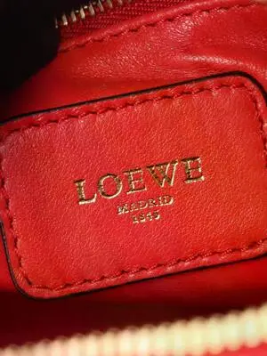 Loewe 2000-2026 Leather Amazona 28 Handbag - Red