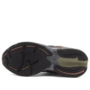 NEW BALANCE Abzorb 2010 Sneaker