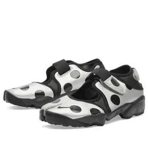 Nike Air Rift Dot Sneaker