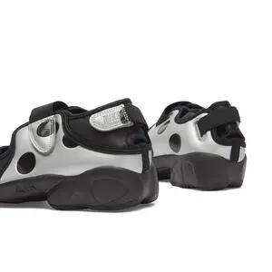 Nike Air Rift Dot Sneaker