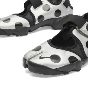 Nike Air Rift Dot Sneaker