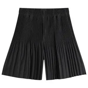 Issey Miyake Pleat Short - Black