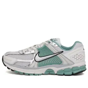 Nike Zoom Vomero 5 News W Sneaker - White/grey/platinum