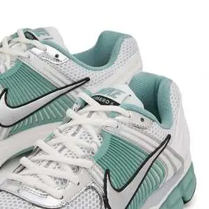 Nike Zoom Vomero 5 News W Sneaker - White/grey/platinum