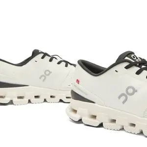On Cloud X 4 Sneaker