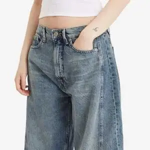 Good American Good Extreme Barrel Jeans