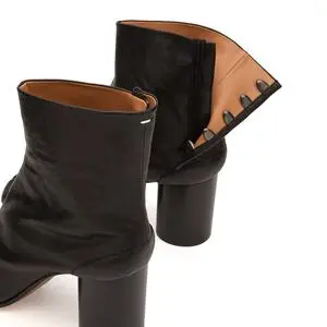 MAISON MARGIELA Tabi Boots