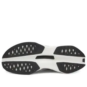 On Cloudboom Max Sneaker
