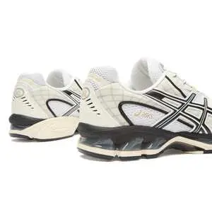 Asics Gel-nimbus 10.1 Sneakers - White/ivory