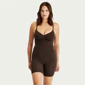SKIMS Seamless Sculpt Bodysuit Mid-thigh - Cocoa