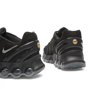 Nike Air Max Dn8 Leather Sneaker