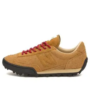 NEW BALANCE Gator Run Sneaker - Timberwolf/timberwolf