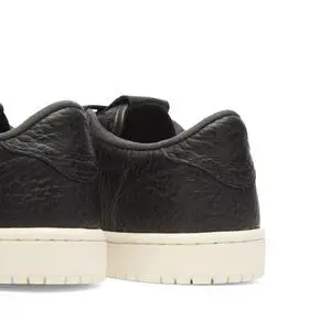 JORDAN 1 Retro Low 'no Swoosh' Sneakers