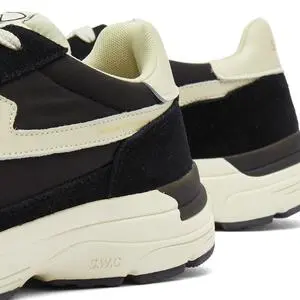 S.W.C STEPNEY WORKERS CLUB Osier S-strike Runner - Black