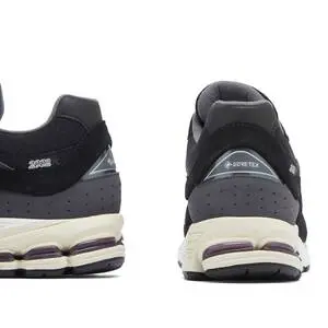 NEW BALANCE M2002rxt