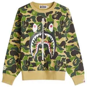 A BATHING APE Camo Shark Crew Sweatshirt - Green