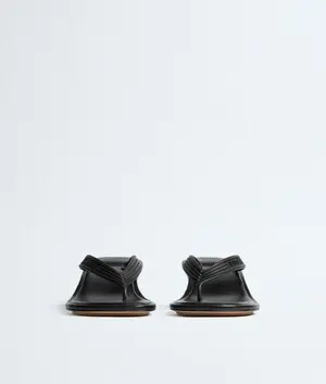 Bottega Veneta Rubber Kitten Heel Thong Sandal - Black