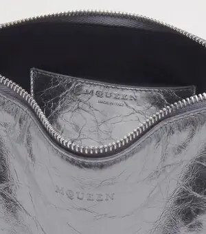 Alexander McQueen Cracked Metallic Leather Manta Pouch - Silver