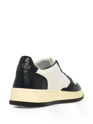AUTRY Medalist Low Calf Leather Sneakers