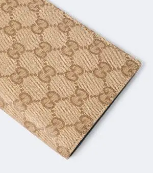Gucci Essence Classic Gg Canvas Passport Holder