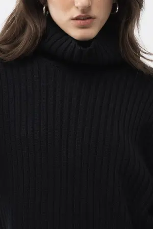 Arakii Knitted Cropped Polo