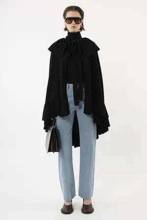 Arakii Knitted Ruffle Cape