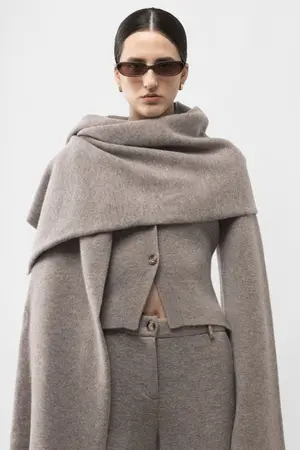 Arakii Knitted Scarf