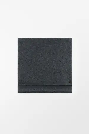 Arakii Knitted Scarf - Dark Grey