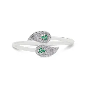 NAJIBA White / Silver Essence Cuff Bracelet - White/silver