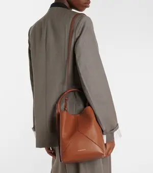 Victoria Beckham Medium Leather Bucket Bag - Brown
