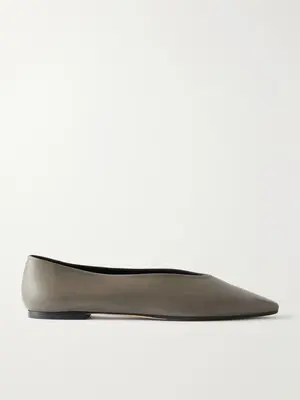 AeydĒ Betty Leather Ballet Flats - Gray