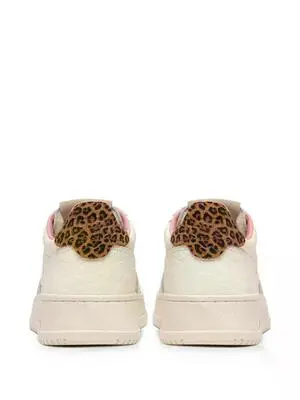 AUTRY Medalist Panelled Sneakers - Neutrals