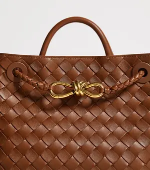Bottega Veneta Small Leather Andiamo Top-handle Bag - Red