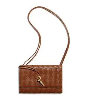 Bottega Veneta Leather Andiamo Shoulder Bag - Red