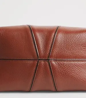Chloé Medium Leather Spin Tote Bag