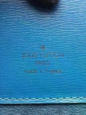 LOUIS VUITTON 1997 Epi Cluny Shoulder Bag - Blue