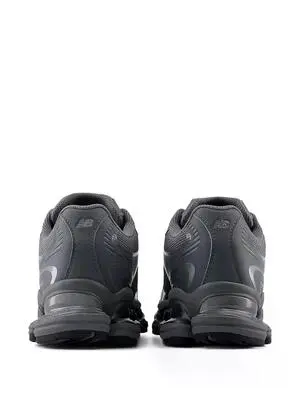 NEW BALANCE Abzorb 2000 Sneakers