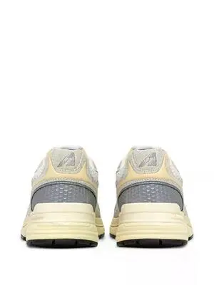 AUTRY Hyperway Suede Sneakers - Neutrals