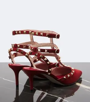 Valentino Garavani Rockstud Suede Pumps
