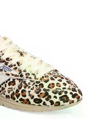 AUTRY Windspin Low Leopard-print Leather Sneakers