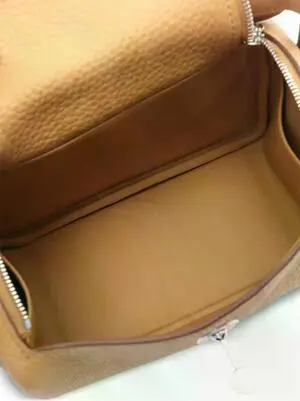Hermès 2020s Mini Lindy Shoulder Bag - Neutrals