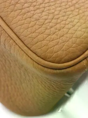 Hermès 2020s Mini Lindy Shoulder Bag - Neutrals
